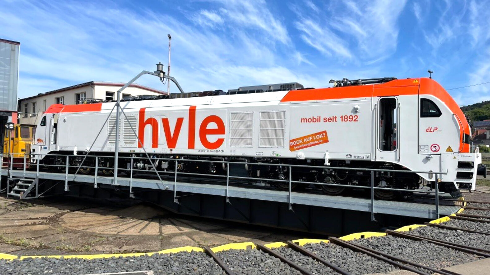ELP and HVLE are driving groundbreaking innovations forward with another EuroDual locomotive ...