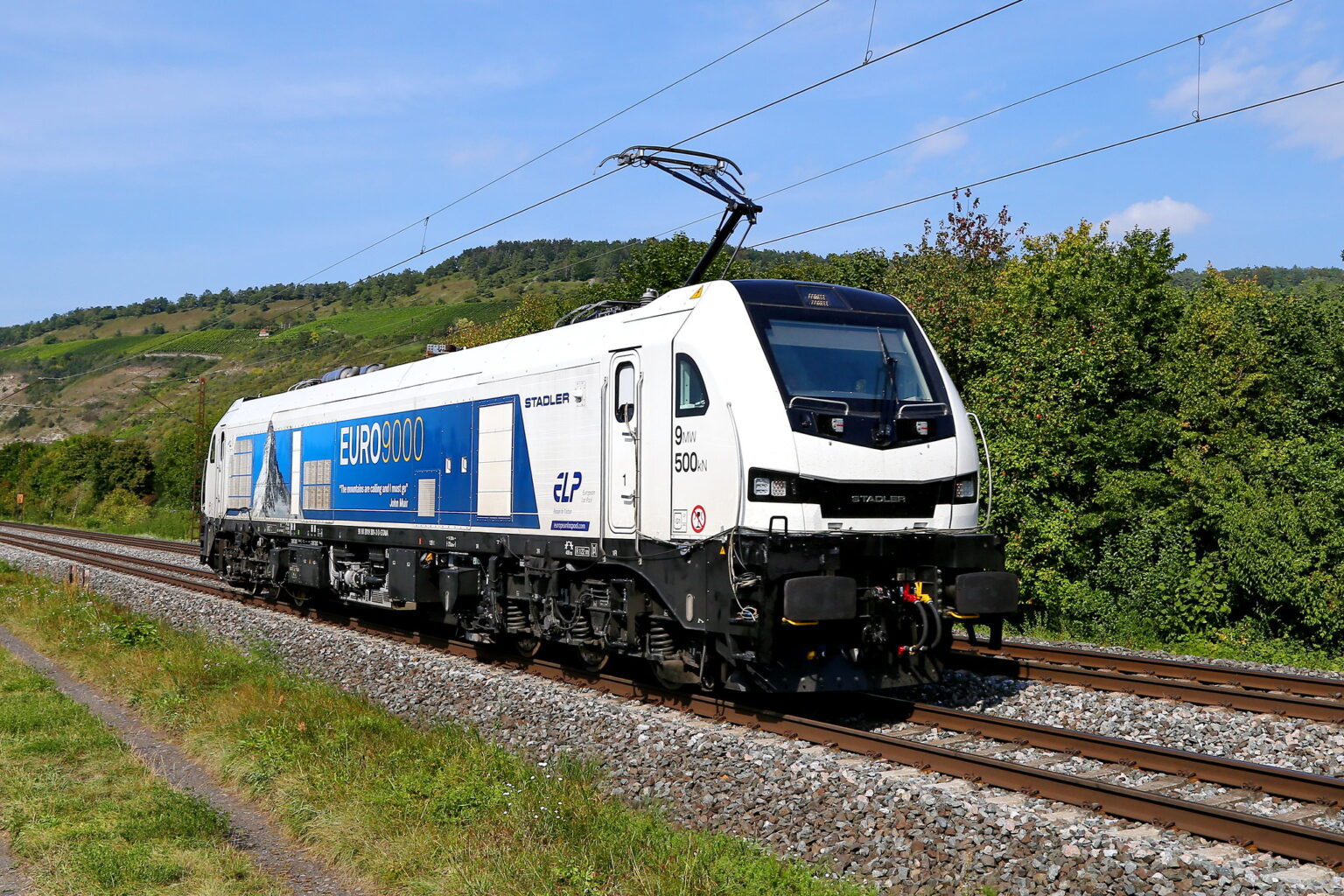Euro9000 Hybrid Multi-System Locomotive - European Loc Pool
